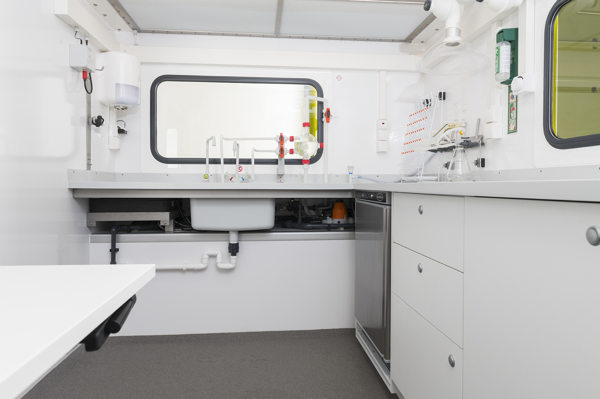 Laboratory containers (20ft) - Marine Systems